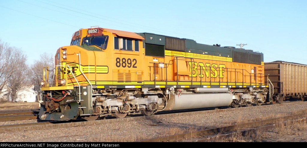 BNSF 8892